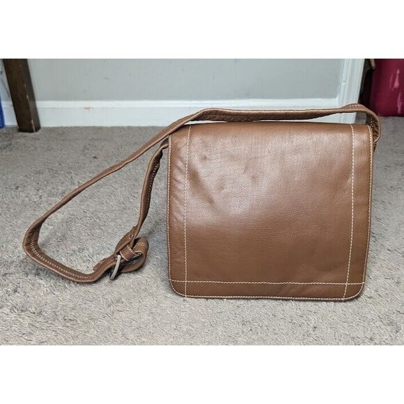 Wilson | Bags | Vintage Wilson Soft Tan Leather Crossbody Shoulder Bag ...